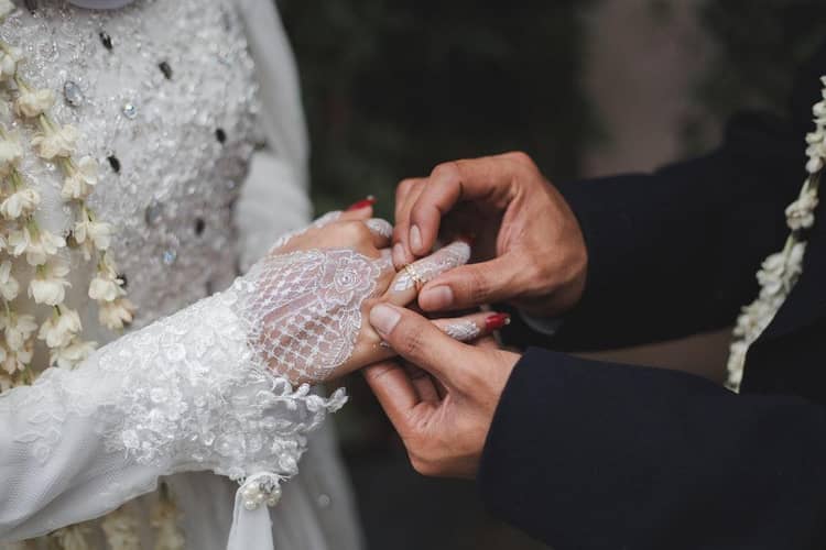 Urutan Wali Nikah dan Syaratnya dalam Pernikahan Islam | Popbela.com