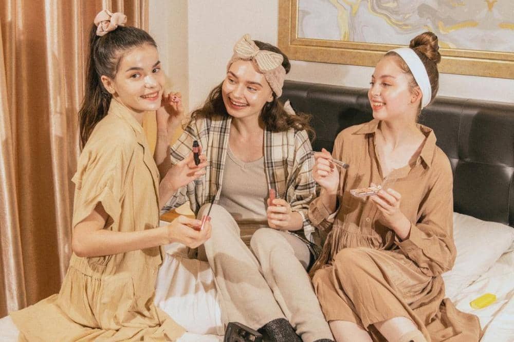 12 Brand Fashion Lokal Wanita Terbaik dan Terfavorit | Popbela.com
