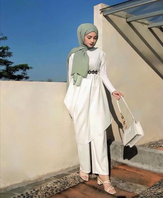 20 Model Tunik Simple tapi Mewah Terbaru dan Kekinian | Popbela.com