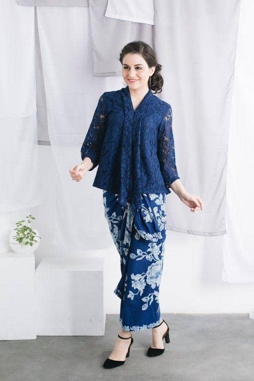 11 Model Jahit Baju Kebaya Terbaru, Elegan dan Fashionable! | Popbela.com
