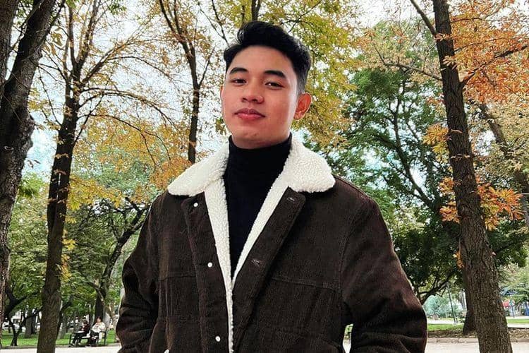 Intip Profil Fiki Naki, Jago 8 Bahasa Asing Secara Otodidak! | Popbela.com