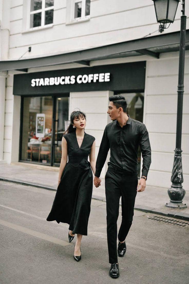 15 Ide Prewedding Casual Hitam yang Simpel tapi Elegan | Popbela.com