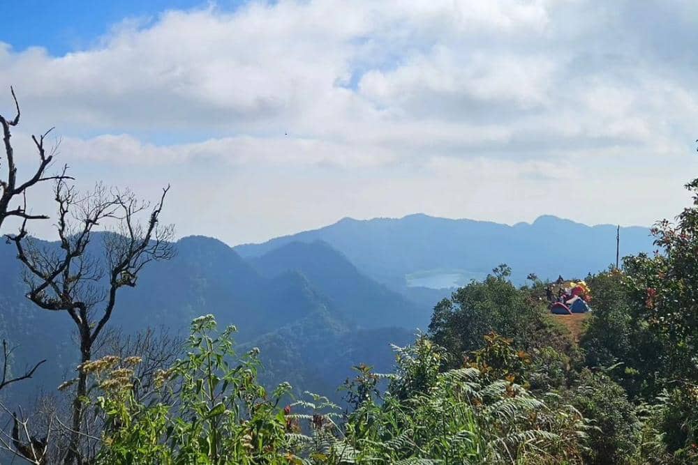 Wisata Gunung Burangrang, Lokasi, Rute, dan HTM | Popbela.com