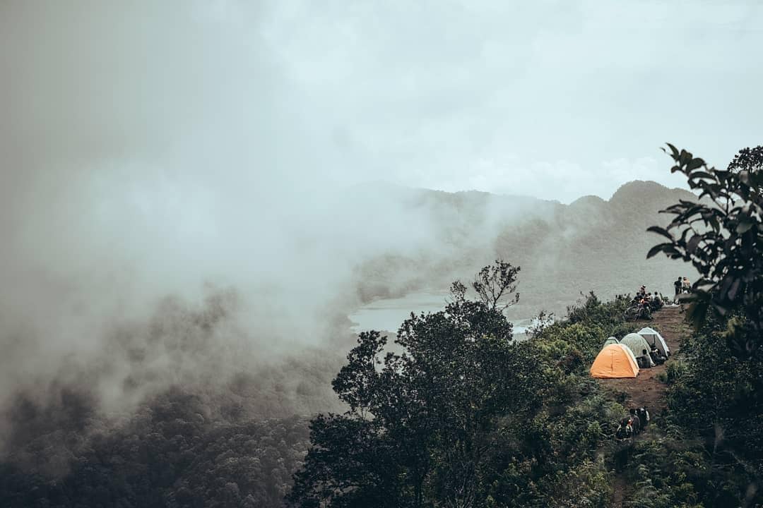 Wisata Gunung Burangrang, Lokasi, Rute, dan HTM | Popbela.com