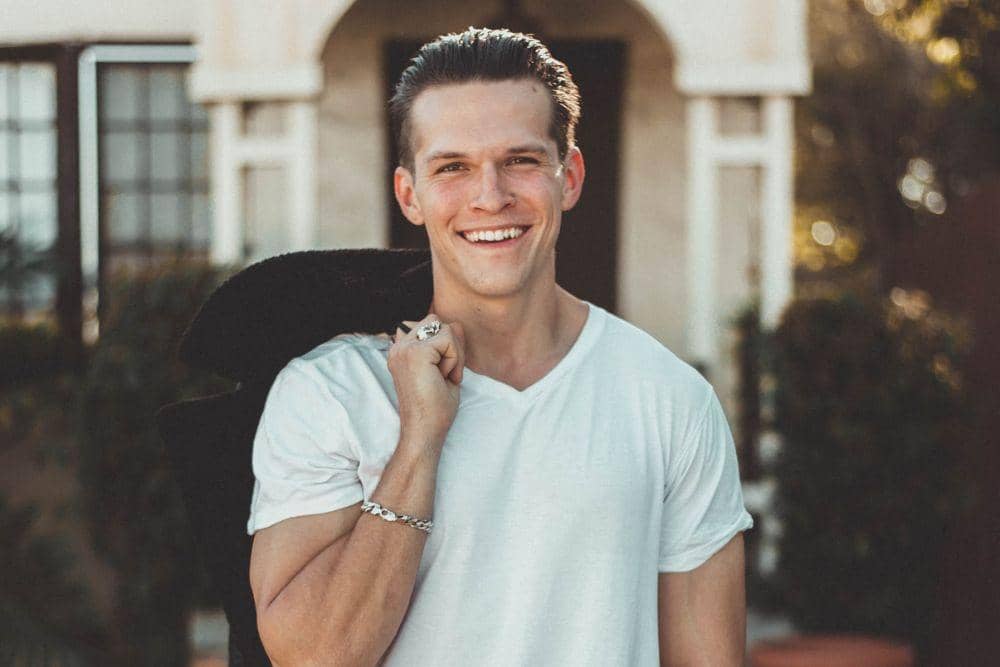 5 Zodiak Laki-Laki yang Dapat Menyeimbangkan Kehidupannya | Popbela.com