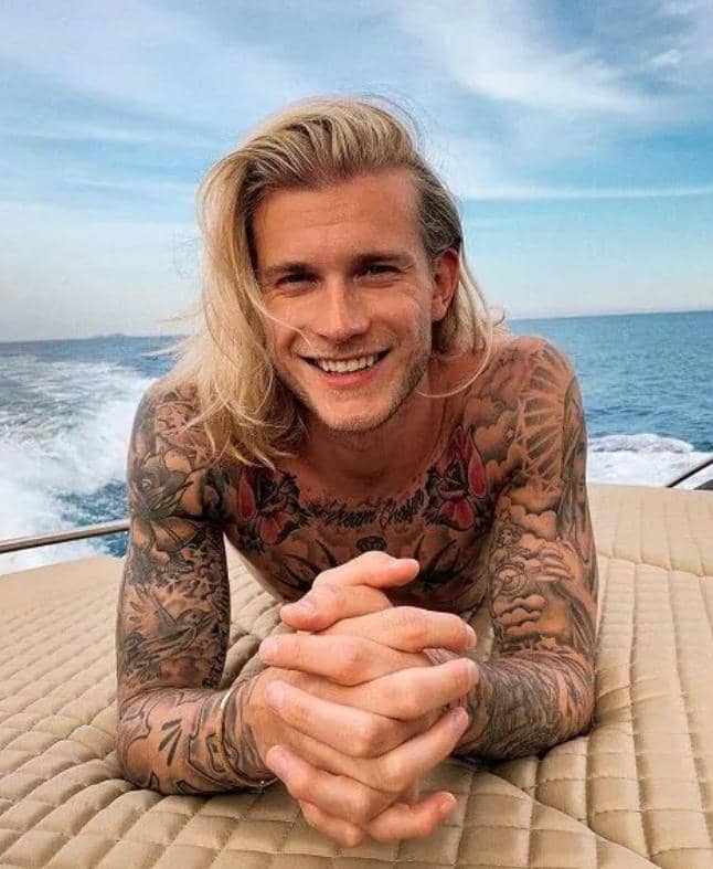 7 Gaya Rambut Gondrong Tanggung Laki-Laki, Keren dan Trendi | Popbela.com