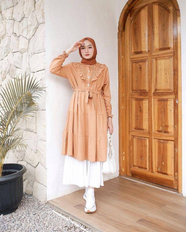 15 Model Tunik Terbaru 2024 yang Fashionable dan Kekinian | Popbela.com