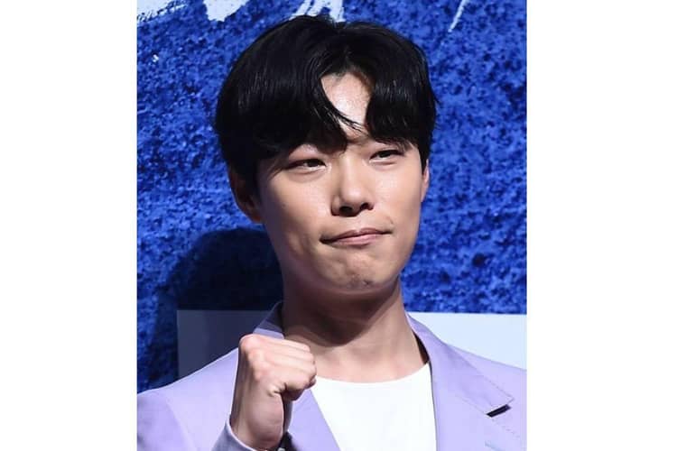 21 Model Potongan Rambut Comma Hair Pendek Laki-Laki Korea | Popbela.com