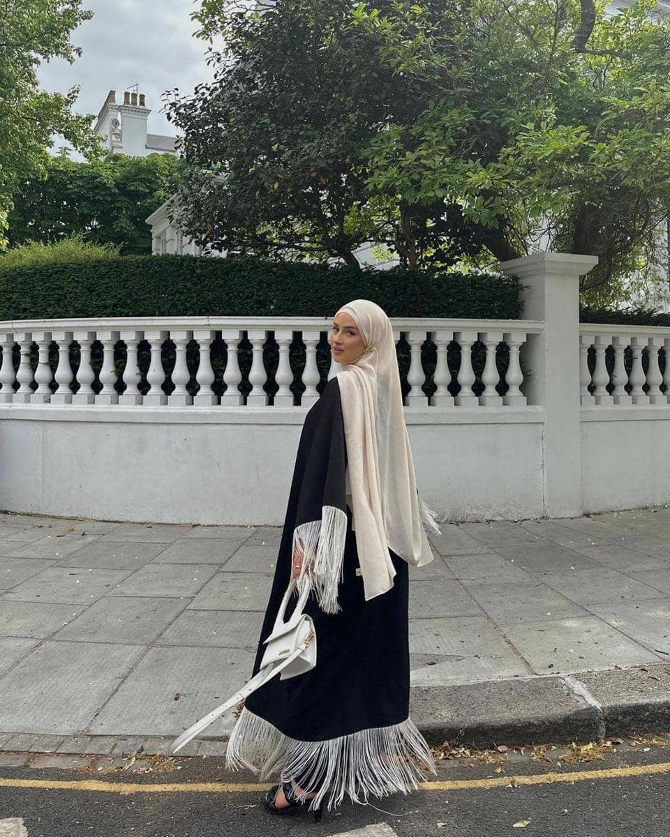 Perbedaan Abaya, Kaftan, dan Gamis! | Popbela.com