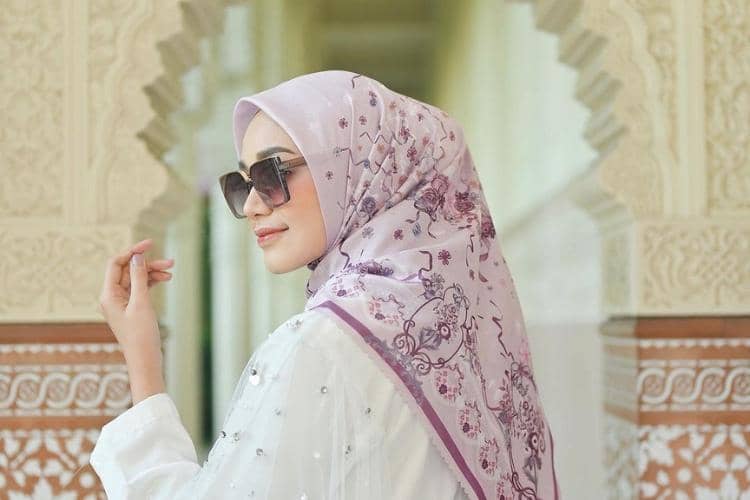 5 Hijab Scarf Bermotif untuk Lebaran, Intip Rekomendasinya | Popbela.com