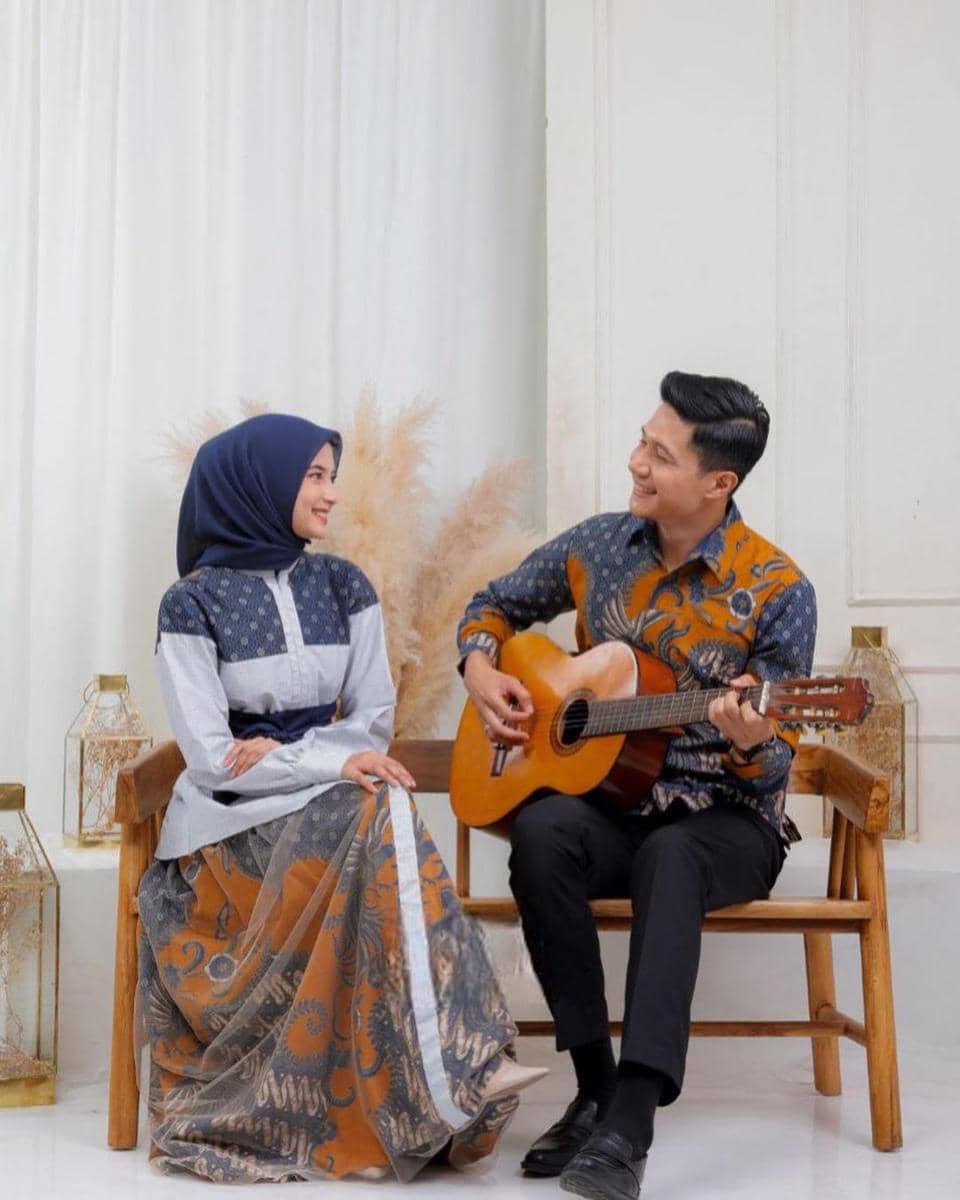10 Rekomendasi Merek Batik Couple Terbaik dan Kekinian | Popbela.com