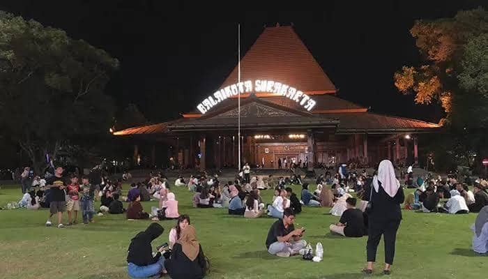 7 Rekomendasi Wisata Malam di Solo Untuk Nongkrong Bareng | Popbela.com