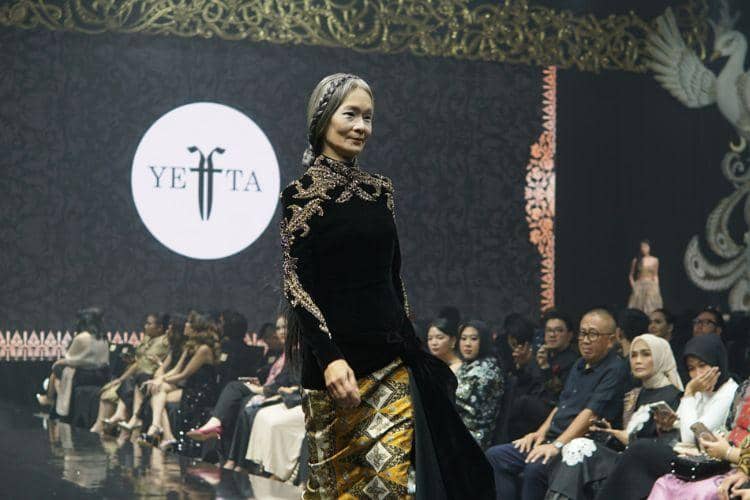 Emil Eriyanto Libatkan Puluhan Desainer di Gala Ceita Batik | Popbela.com