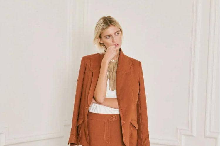 Warna Coklat Mahogany Seperti Apa? Ini Asal Usul dan Karakteristiknya | Popbela.com