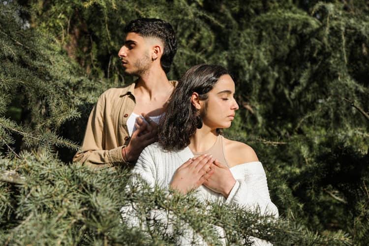 7 Faktor Cinta Segitiga yang Membuat Hubunganmu Rumit | Popbela.com