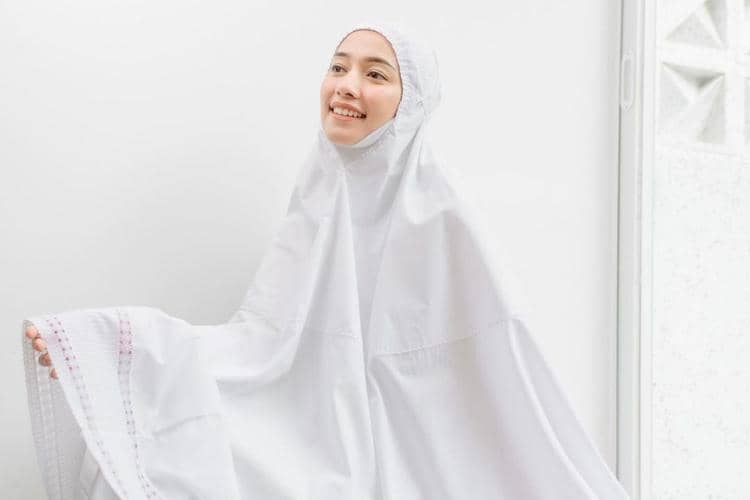 Macam-macam Model Mukena Terbaru, Cocok untuk Koleksi | Popbela.com