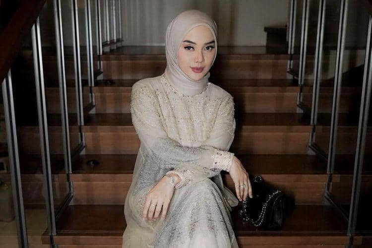 Deretan Model Baju Kurung Brokat untuk Pesta | Popbela.com