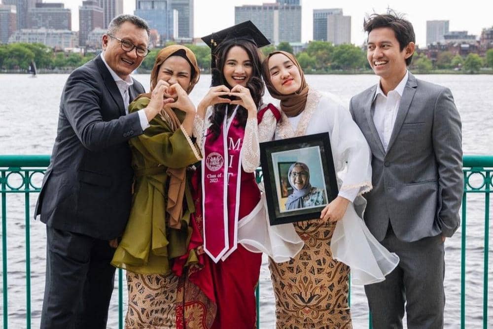 6 Fakta Keluarga Xaviera Putri, Peserta 'Clash of Champions' | Popbela.com