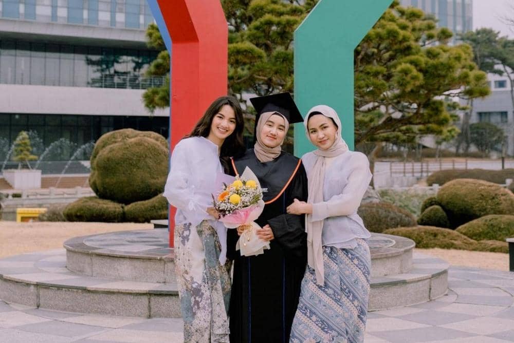 6 Fakta Keluarga Xaviera Putri, Peserta 'Clash of Champions' | POPBELA.com