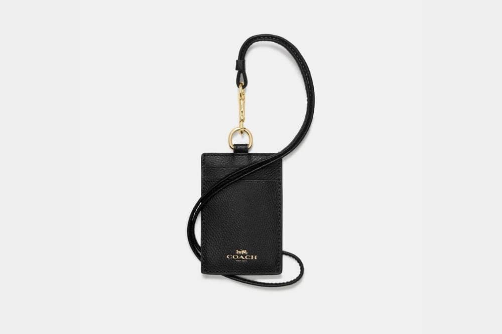 8 Rekomendasi Lanyard Branded yang Keren untuk Kerja | Popbela.com