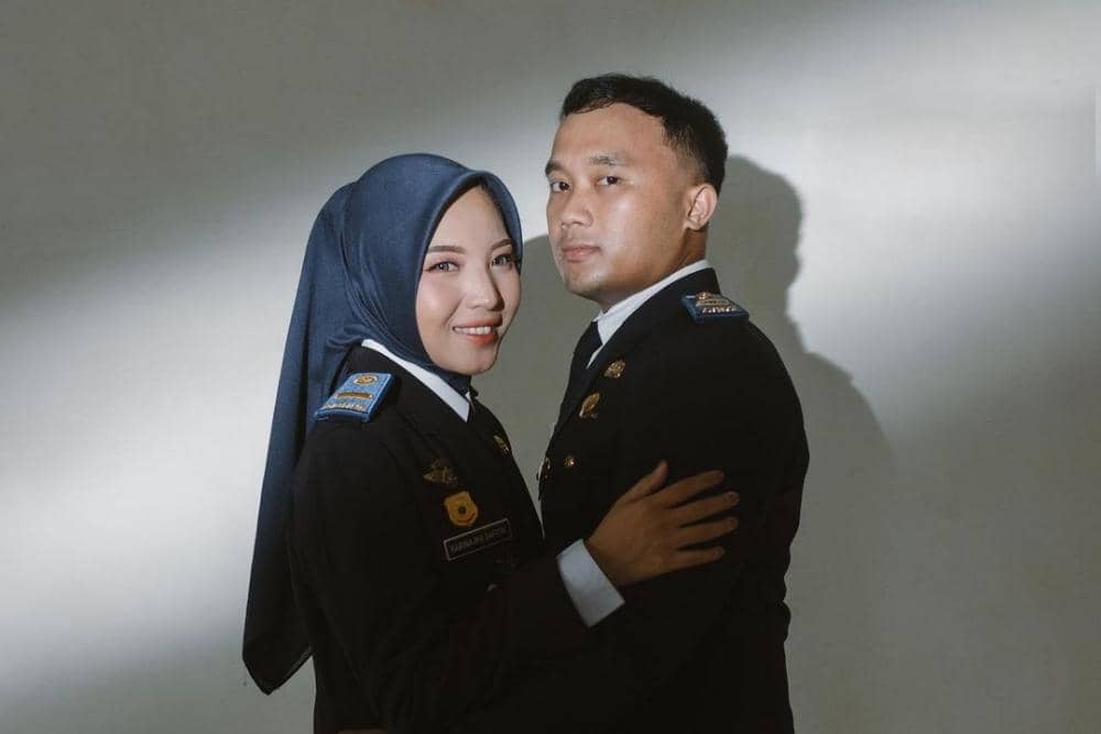8 Ide Pose Foto Berdua, Bisa Jadi Inspirasi! | Popbela.com
