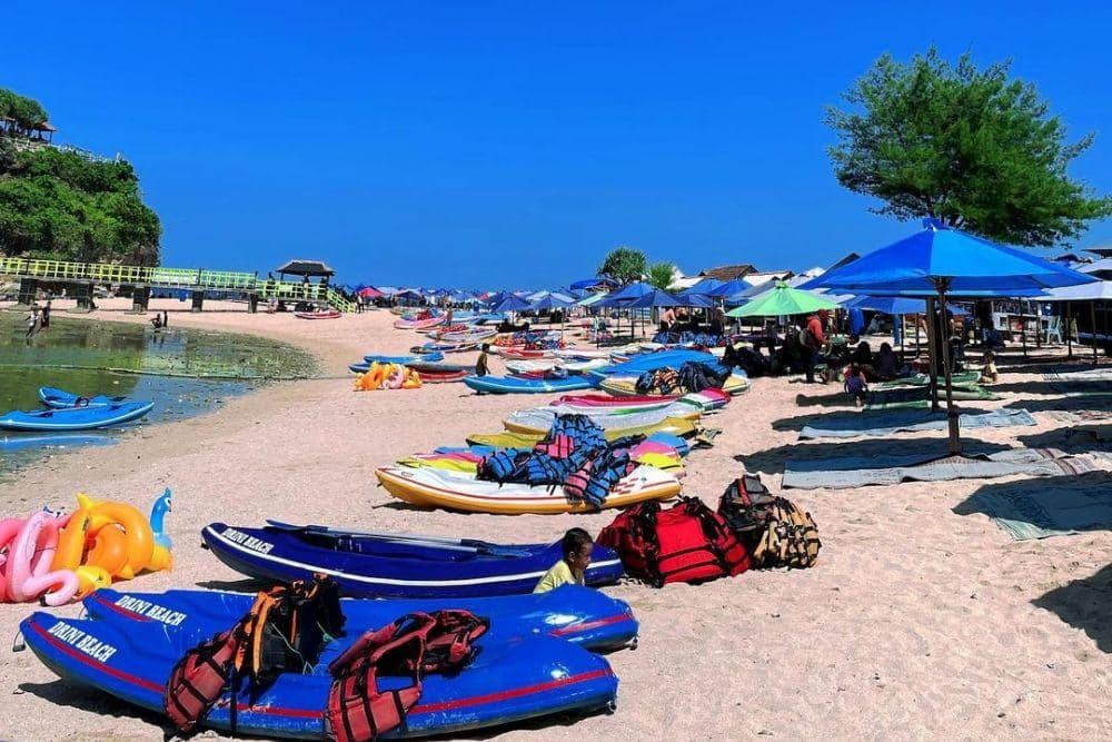 Pantai Drini Gunung Kidul: Lokasi, Tiket, dan Daya Tarik | POPBELA.com