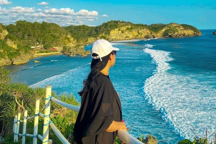 Pantai Drini Gunung Kidul: Lokasi, Tiket, dan Daya Tarik | Popbela.com