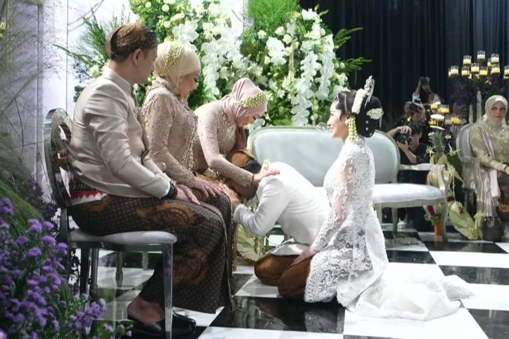 Cucuk Lampah Adalah Ritual Tolak Bala Pernikahan Jawa | Popbela.com