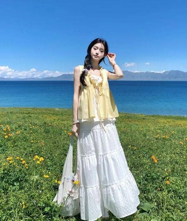 10 Ide OOTD Rok Putih yang Anggun dan Feminin, Manis! | Popbela.com