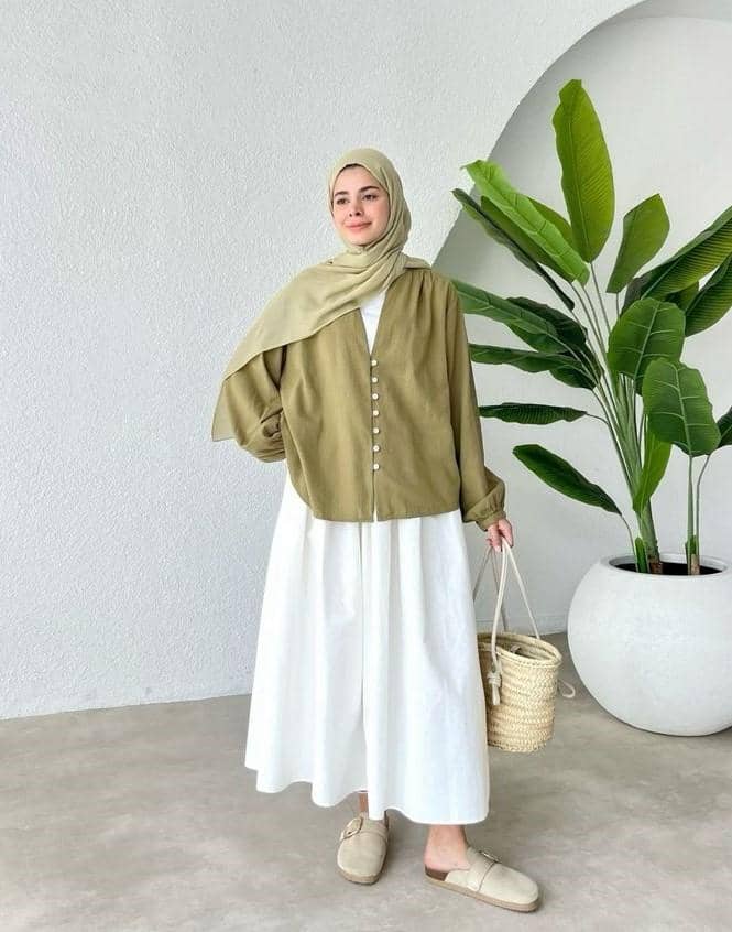 10 Ide OOTD Rok Putih yang Anggun dan Feminin, Manis! | Popbela.com