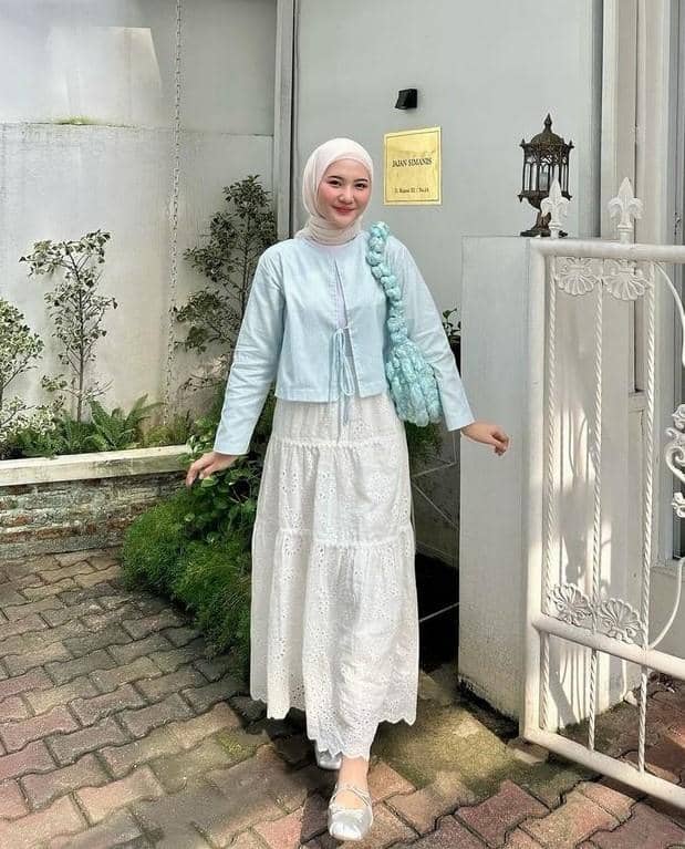 10 Ide OOTD Rok Putih yang Anggun dan Feminin, Manis! | POPBELA.com