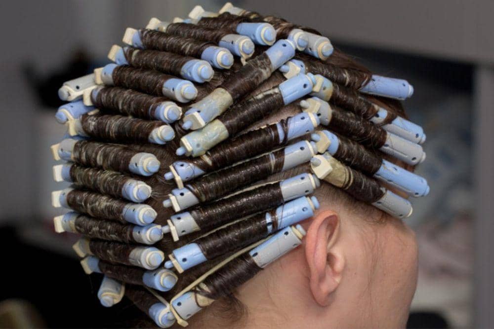 Perming Rambut: Jenis, Langkah-langkah, dan Cara Perawatan | POPBELA.com