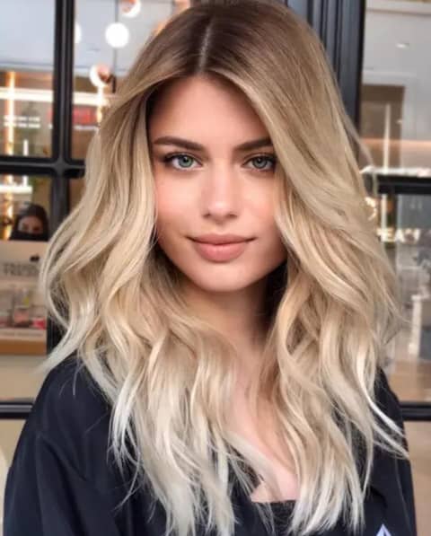 17 Model Rambut Segi Layer Oval 3 Tingkat yang Elegan | Popbela.com