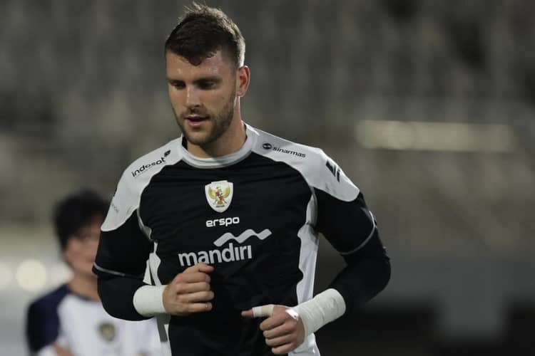 Profil Maarten Paes, Kiper Timnas Indonesia yang Tangguh | Popbela.com