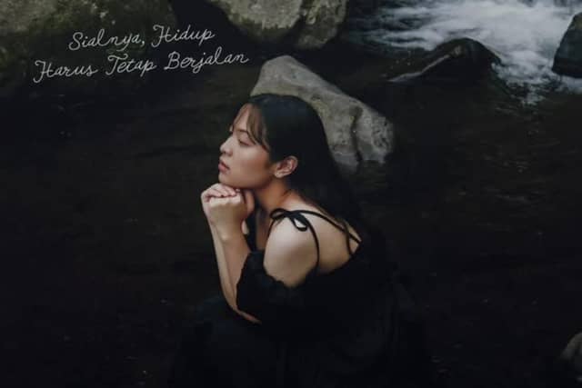 15 Lagu untuk Crush yang Nggak Peka, Bikin Baper! | Popbela.com