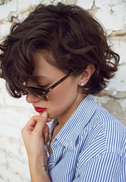 8 Potongan Rambut yang Cocok untuk Rambut Ikal Perempuan | POPBELA.com