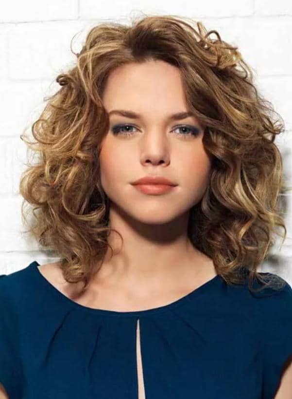 8 Potongan Rambut yang Cocok untuk Rambut Ikal Perempuan | Popbela.com