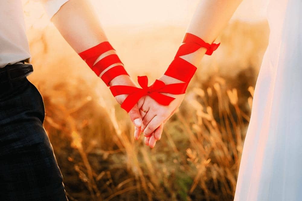 Mengenal Red String Theory, Teori Soal Jodoh dari Asia Timur | POPBELA.com