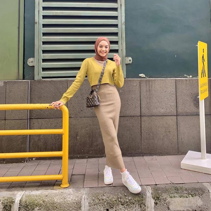 7 Inspirasi Warna Jilbab untuk Baju Kuning Mustard | Popbela.com
