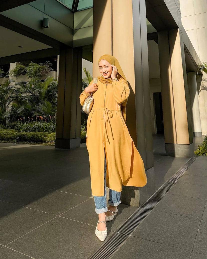 7 Inspirasi Warna Jilbab untuk Baju Kuning Mustard | Popbela.com
