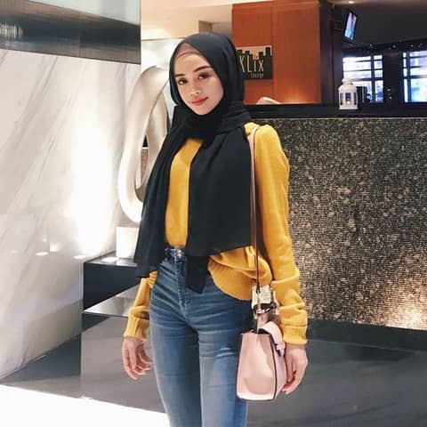 7 Inspirasi Warna Jilbab untuk Baju Kuning Mustard | Popbela.com