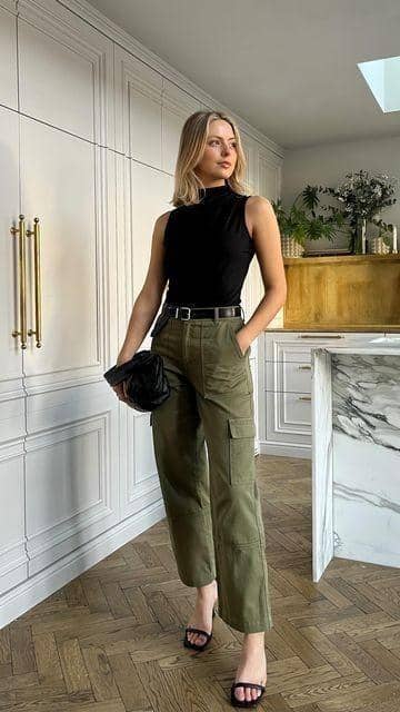 16 Baju yang Cocok untuk Celana Cargo Perempuan, Stylish! | Popbela.com