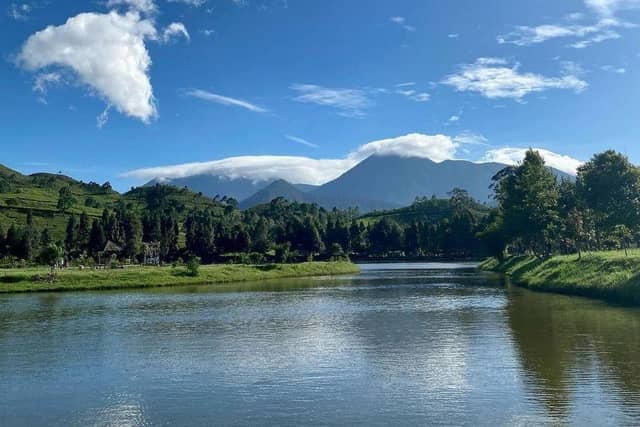 Telaga Saat Puncak: Lokasi, Rute, Tiket, dan Aktivitas Seru | POPBELA.com