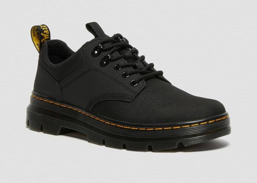 20 Merk Sepatu Branded Terbaik dan Jadi Favorit di Indonesia | Popbela.com