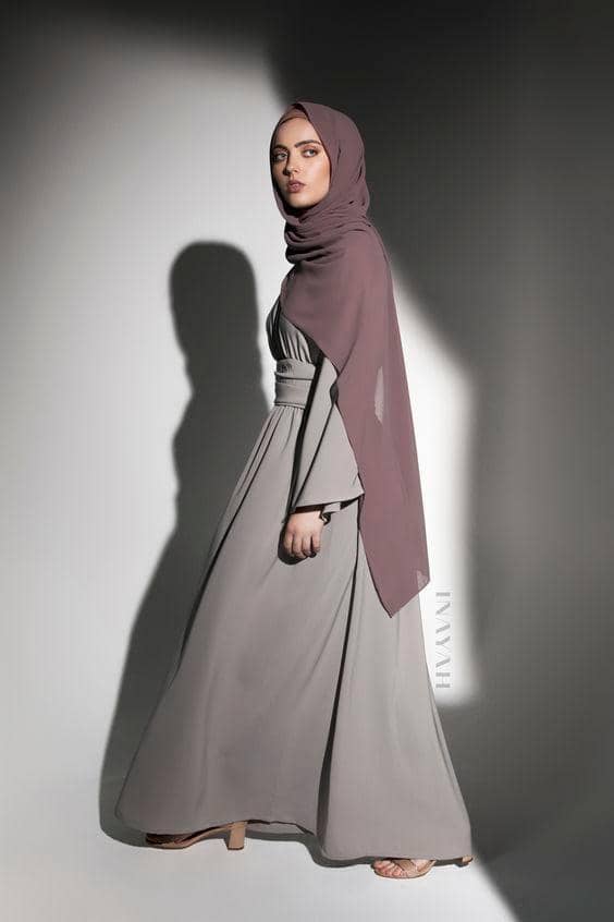 Baju Abu Abu Cocok dengan Jilbab Warna Apa? Ini 10 Opsinya | Popbela.com