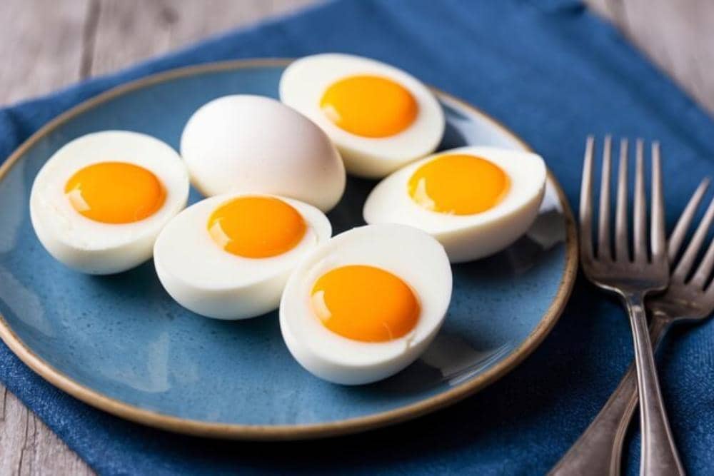 Ini 5 Cara Merebus Telur Setengah Matang yang Benar | POPBELA.com