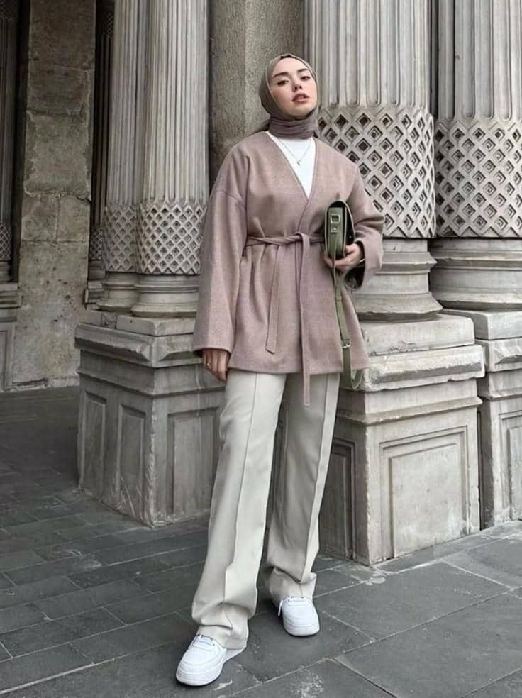 9 Inspirasi Semi Formal Outfit untuk Kerja dan Acara Lainnya | Popbela.com