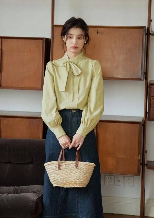 10 Model Atasan Polos Wanita Elegan dan Trendi | Popbela.com