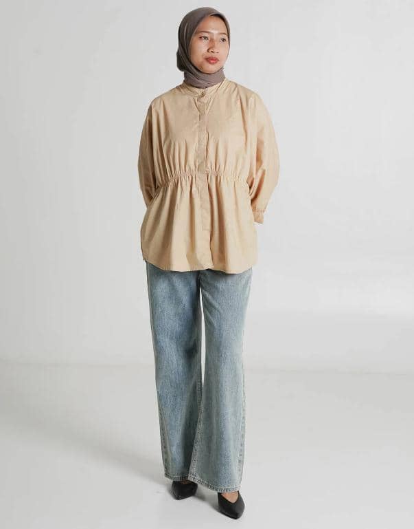 8 Model Blouse Wanita Kekinian yang Modis dan Stylish | Popbela.com