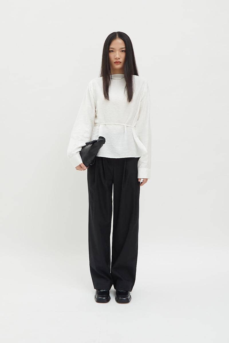 8 Model Blouse Wanita Kekinian yang Modis dan Stylish | POPBELA.com